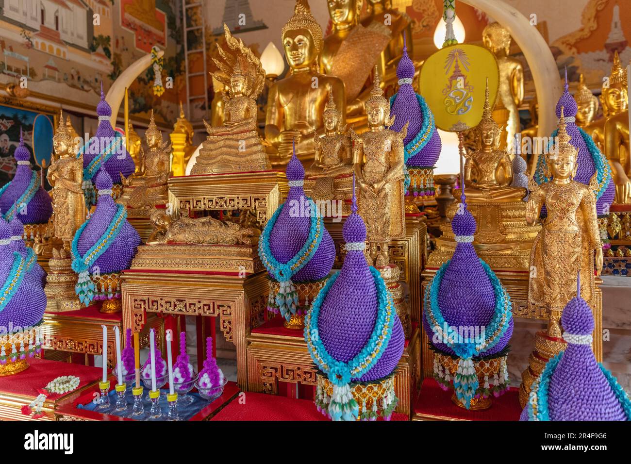 Buddha statues in ubosot (ordination hall) of Wat Intharawihan (Wat ...