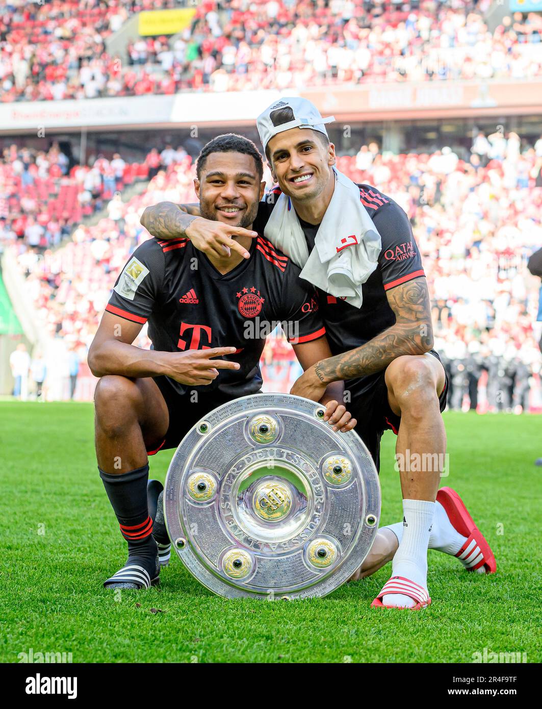 left to right Serge GNABRY (M), Joao CANCELO (M) pose with the ...