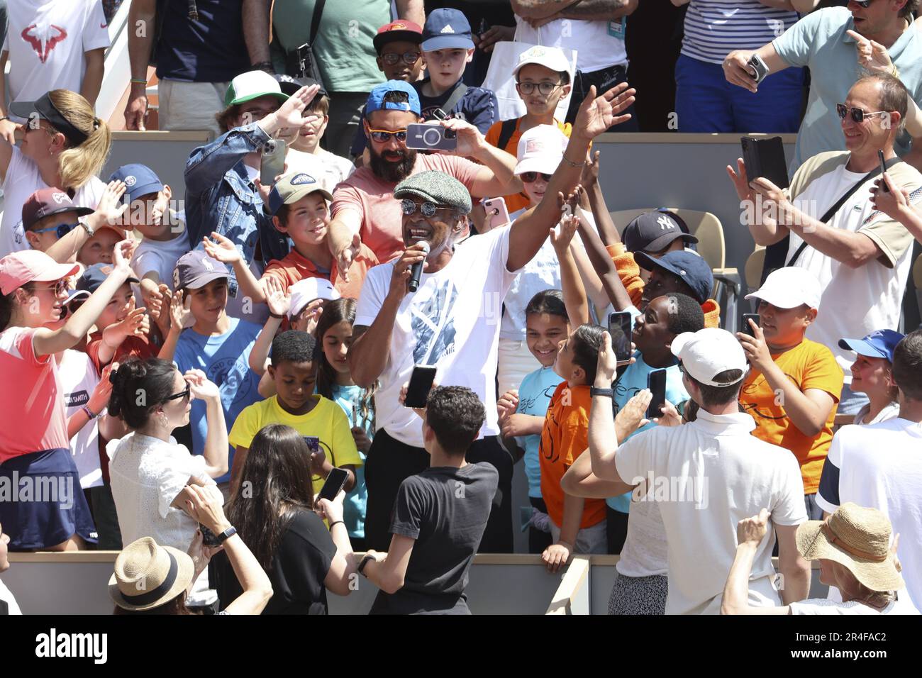 Yannick noah 1983 hi-res stock photography and images - Alamy