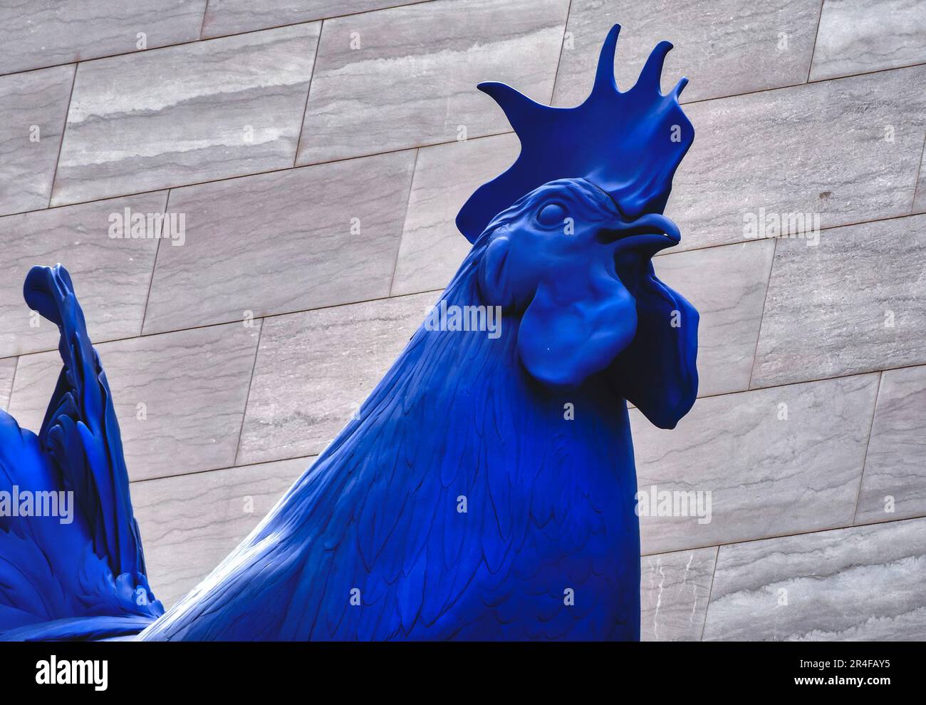 A Big blue hen outside a museum Stock Photo - Alamy