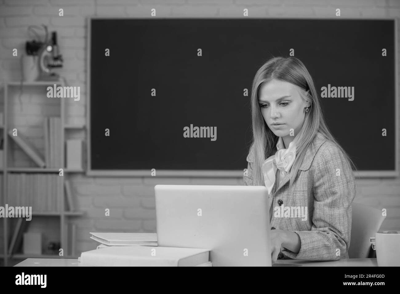 College girl using tablet Black and White Stock Photos & Images - Alamy