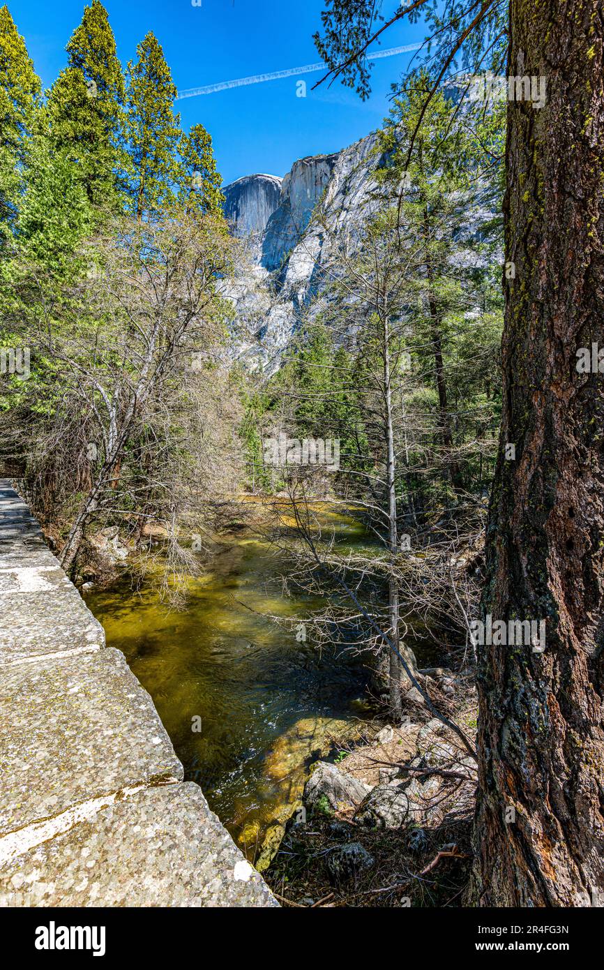Yosemite springtime blue sky hi-res stock photography and images - Alamy