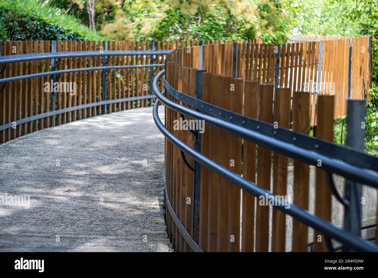 Circle road in Mziuri park in Tbilisi city centre Stock Photo - Alamy