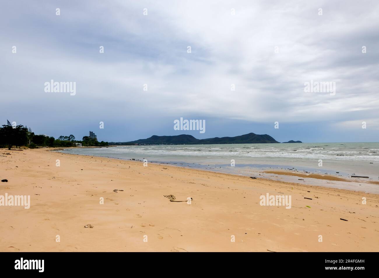 Horizontal line of the beach, in Pattaya, Thailand Stock Photo - Alamy