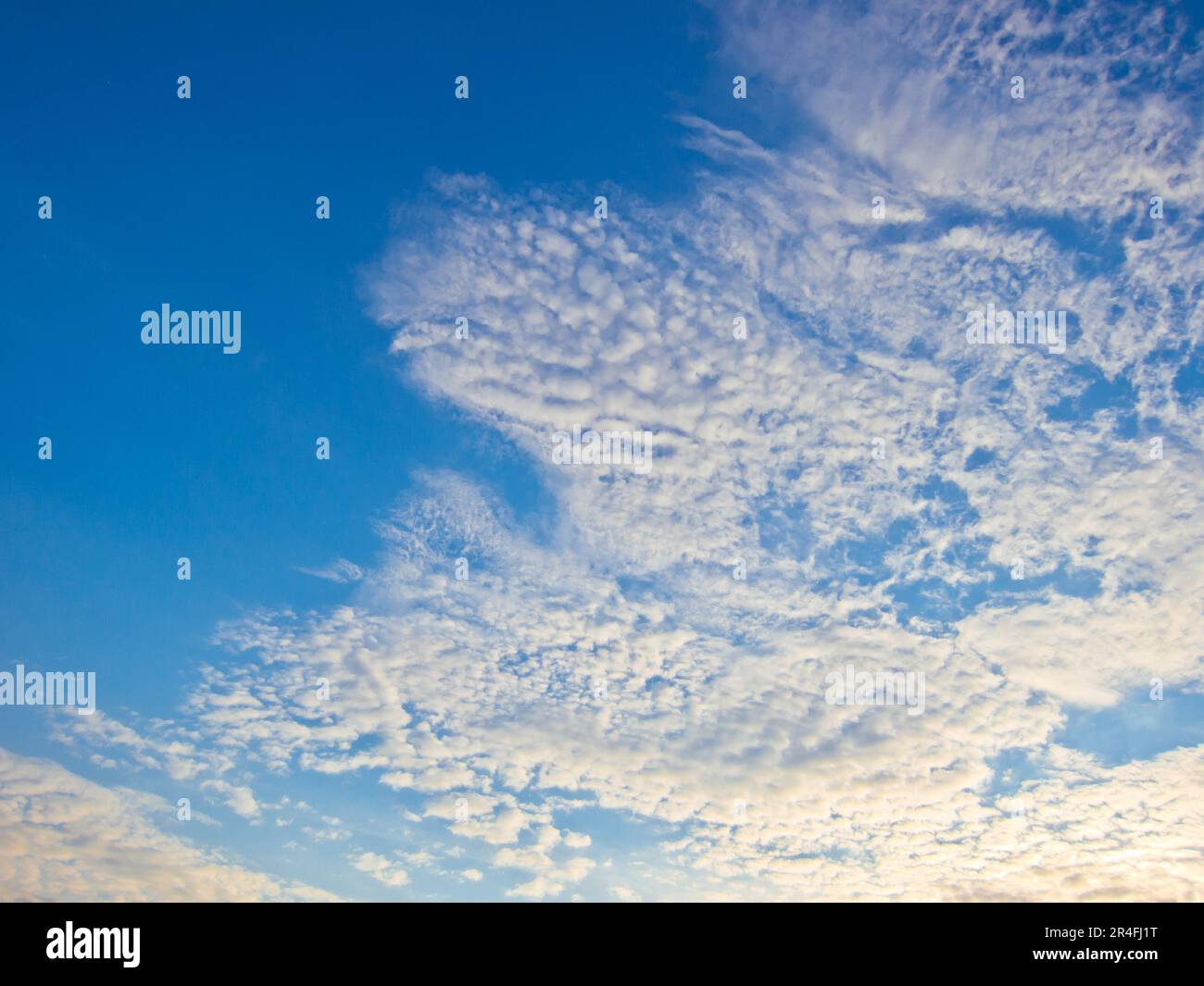 Beautiful sky and clouds summer good weather Stock Photo - Alamy