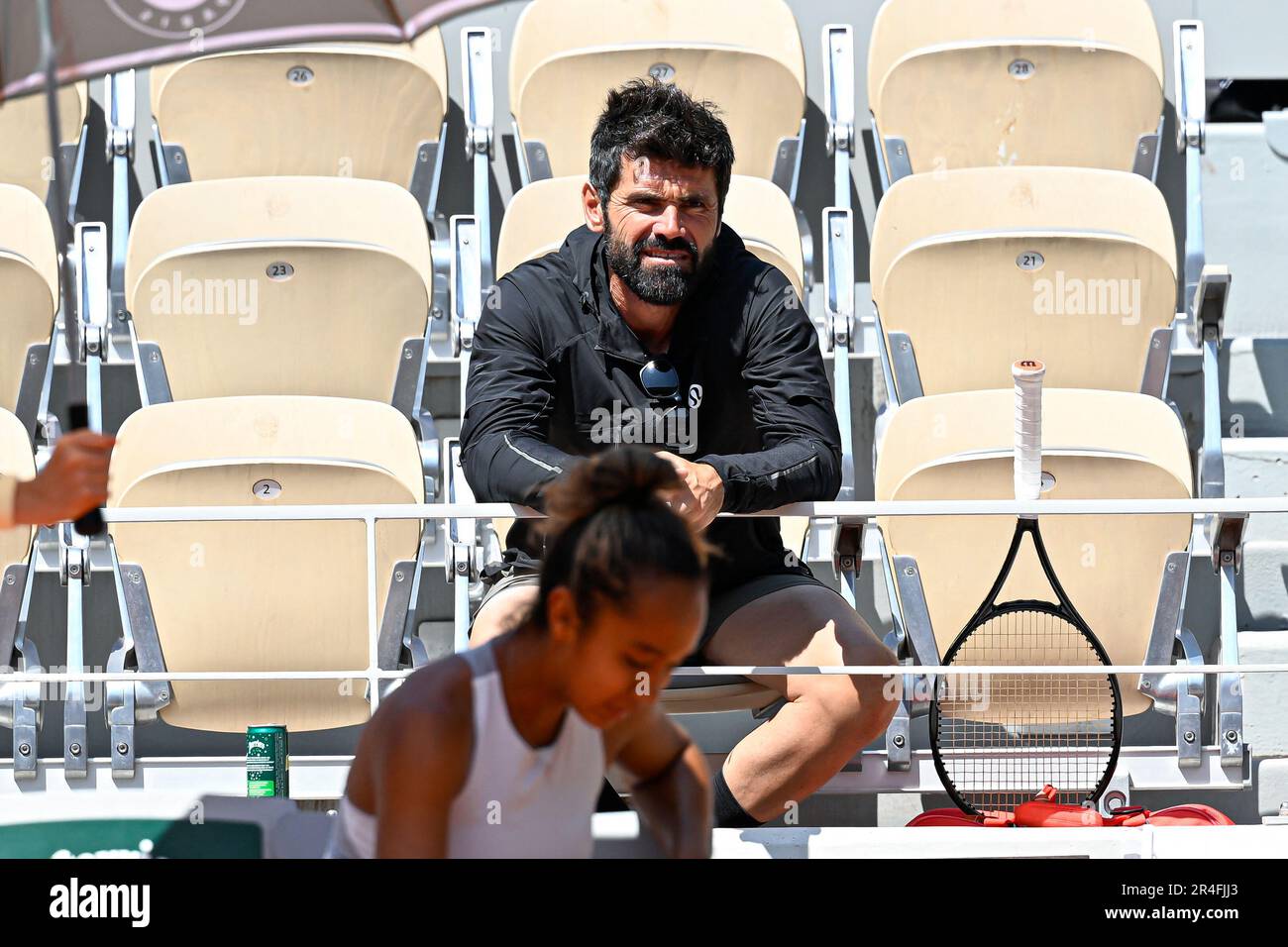 Leylah Annie Fernandez's coach Julian Alonso during the French Open ...