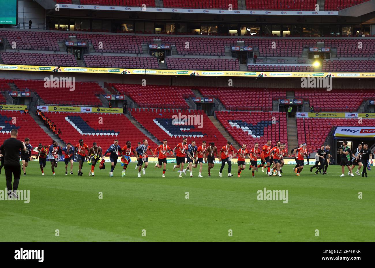London, UK. 27th May, 2023. Luton players celebrate at the EFL ...