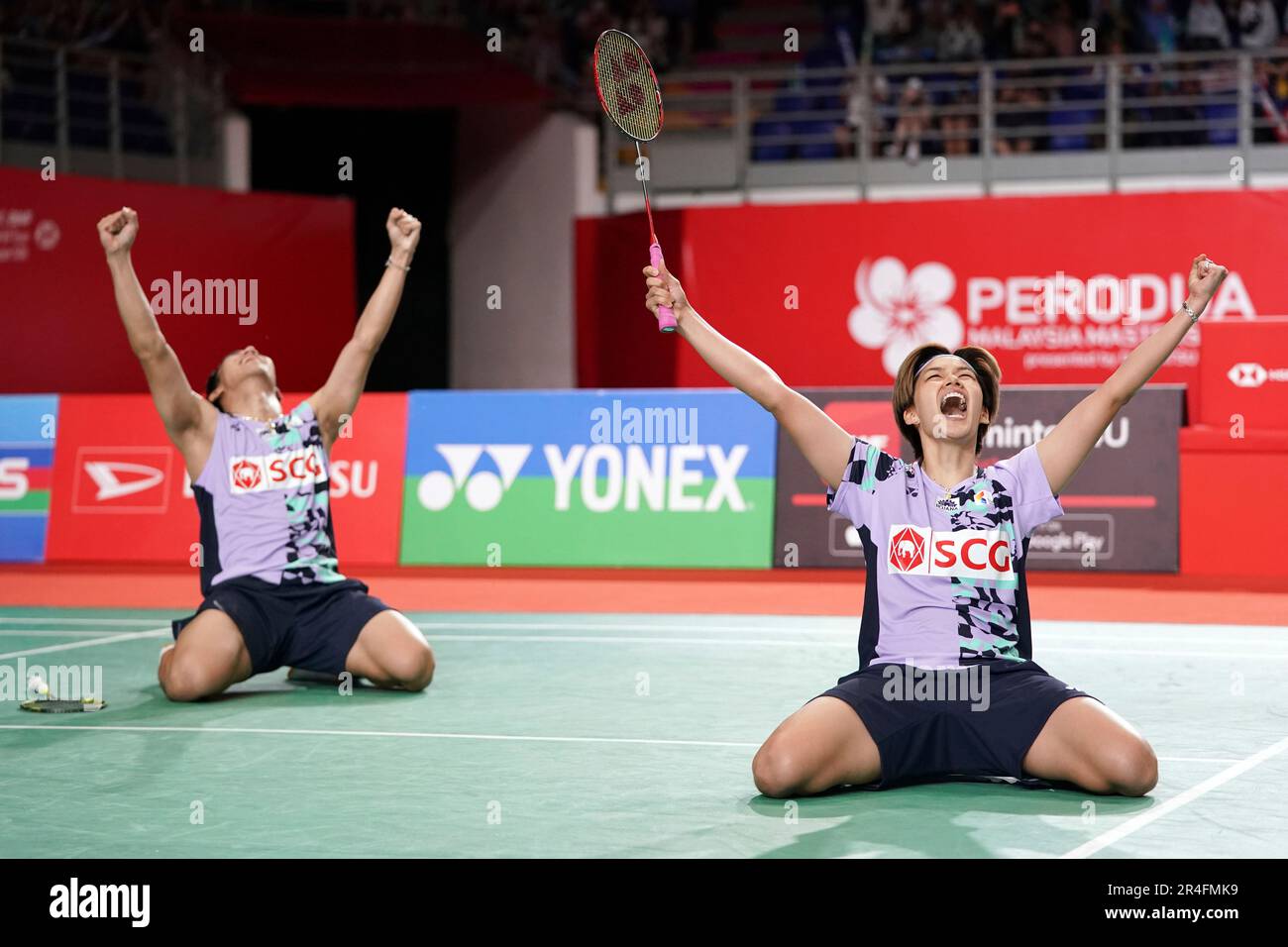 Thailand's Sapsiree Taerattanachai, right, and Dechapol Puavaranukroh ...