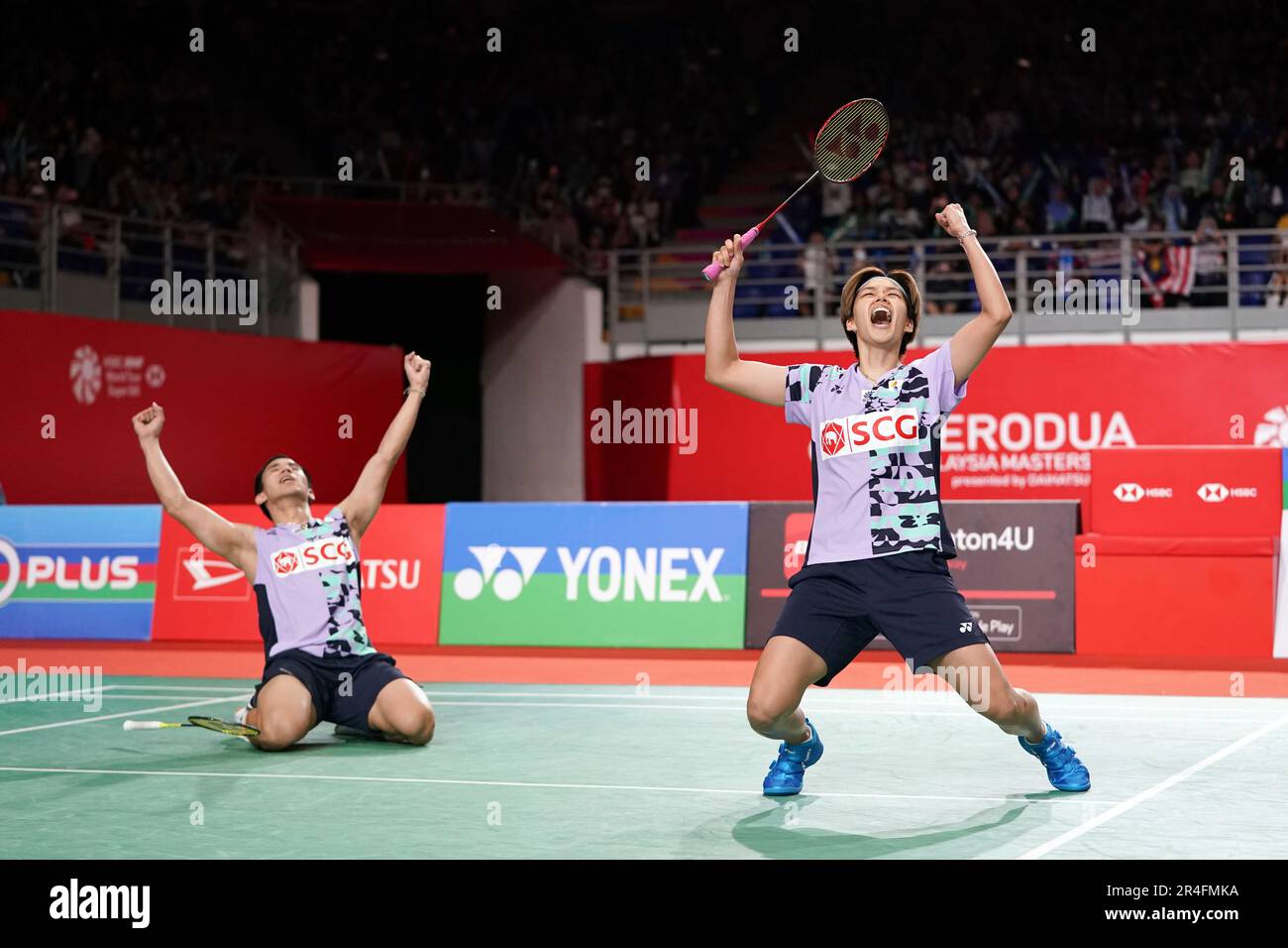 Thailand's Sapsiree Taerattanachai, right, and Dechapol Puavaranukroh ...