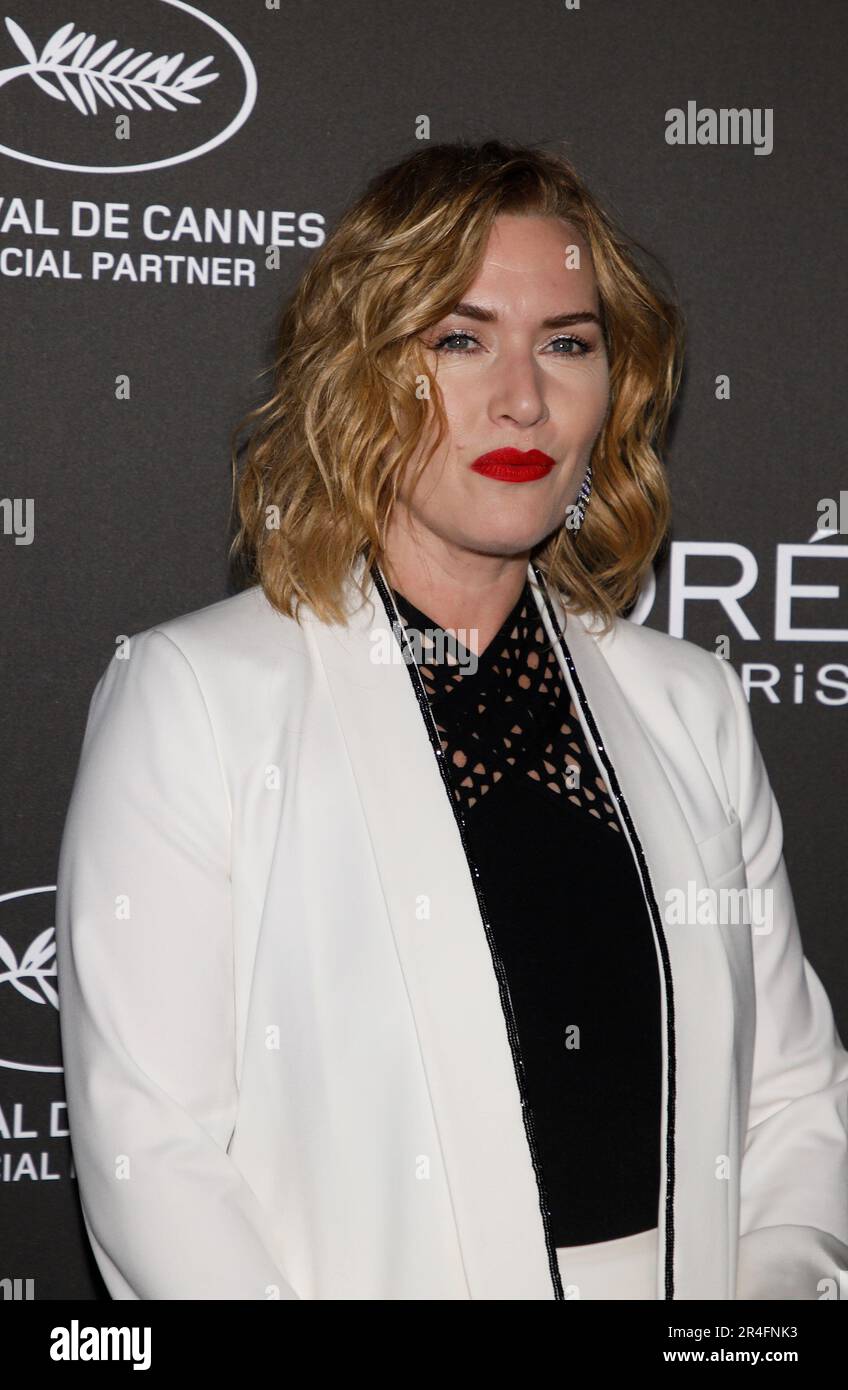 Kate Winsletattends the the L’Oreal - Light on Women Award Dinner ...