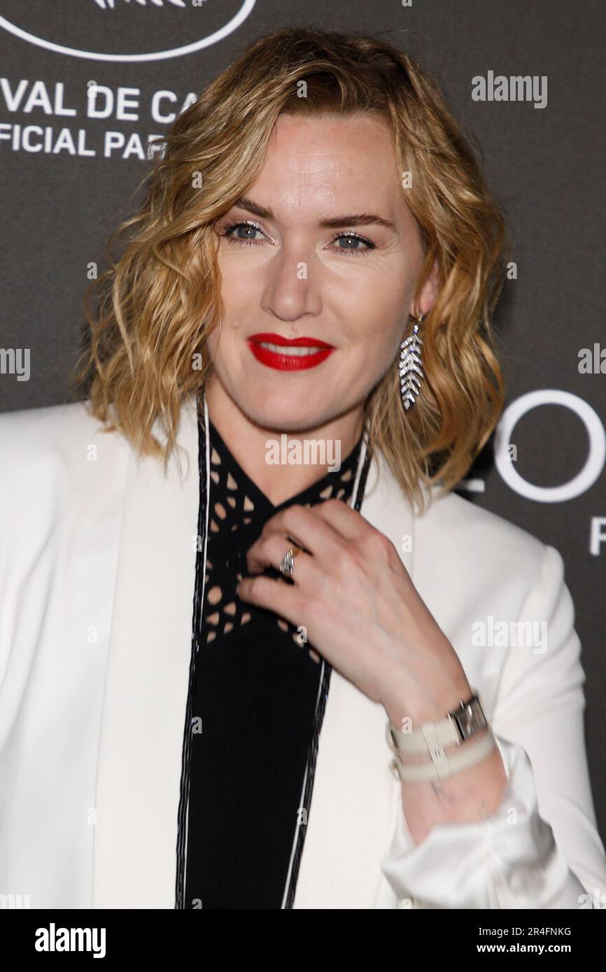 Kate Winsletattends the the L’Oreal - Light on Women Award Dinner ...