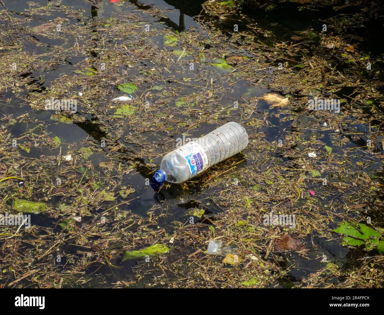 Plastic pollution prevention measures hi-res stock photography and ...