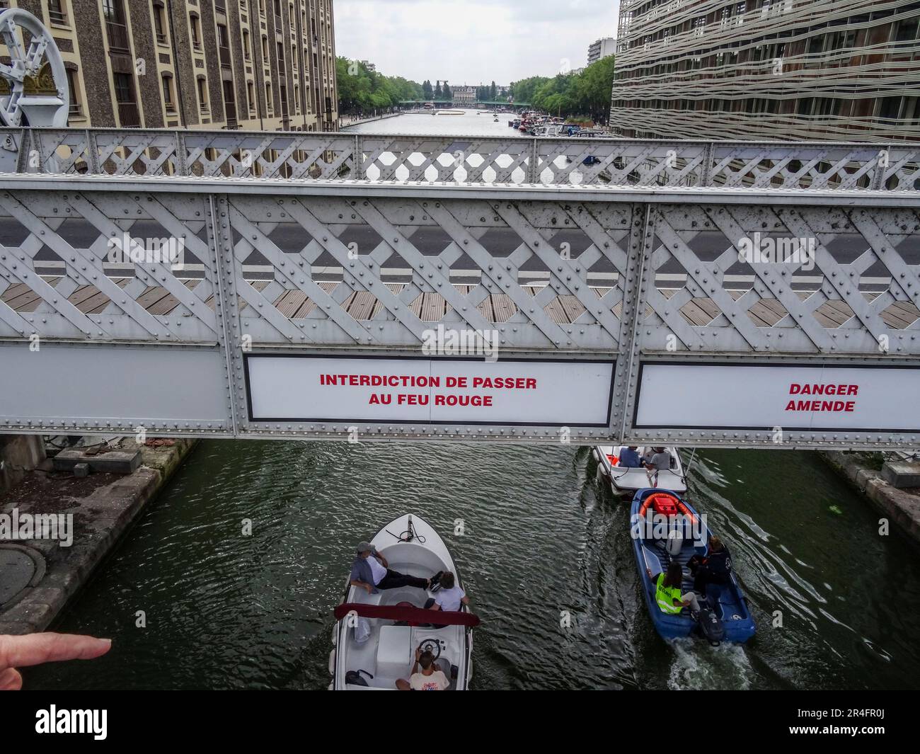 Travel image of the last remaining metal lift bridge in Paris, the Pont ...