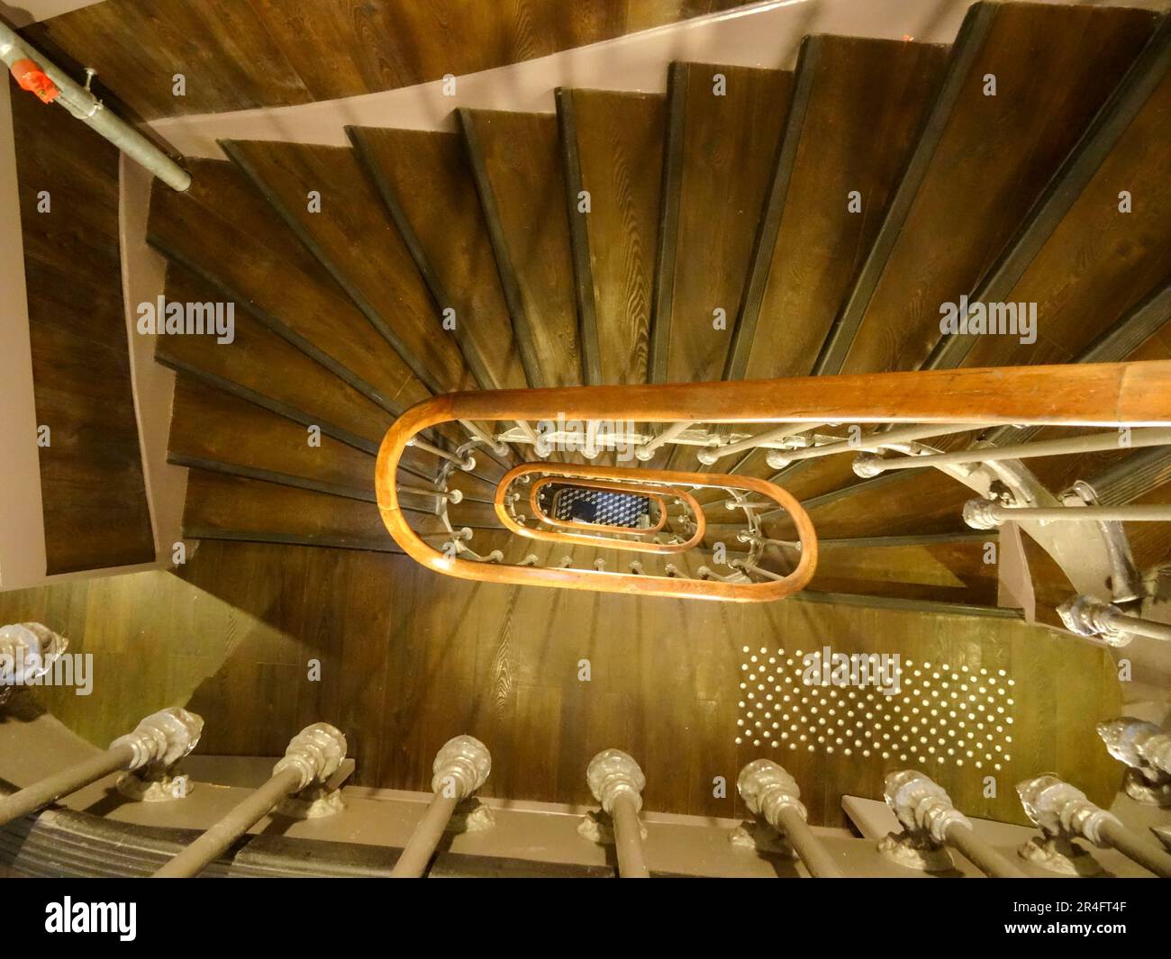 Multi-level architectural structural patterns featuring an attractive ...