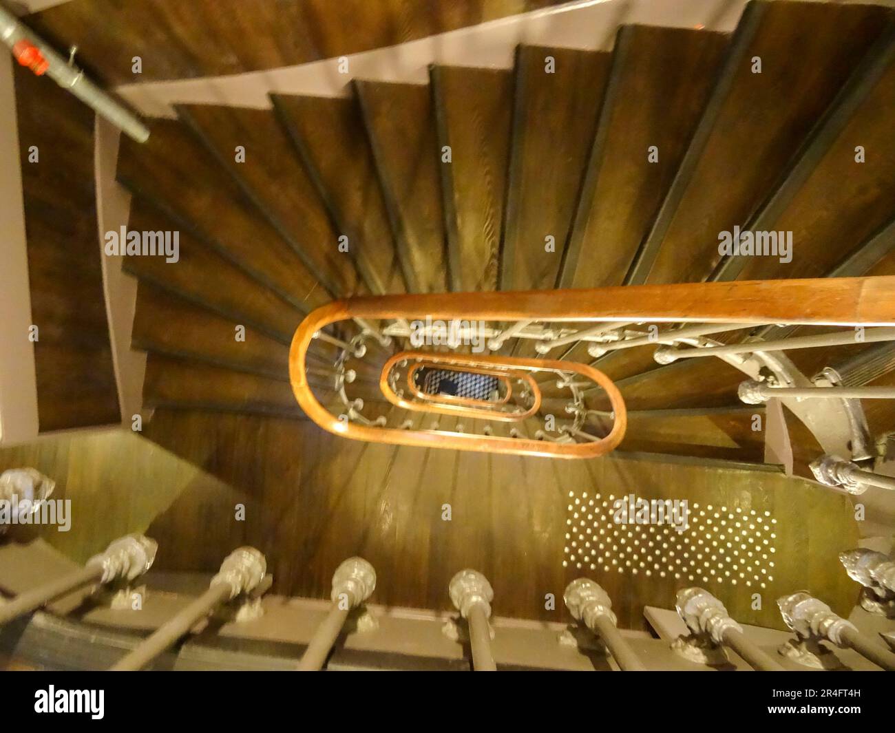 Multi-level architectural structural patterns featuring an attractive ...