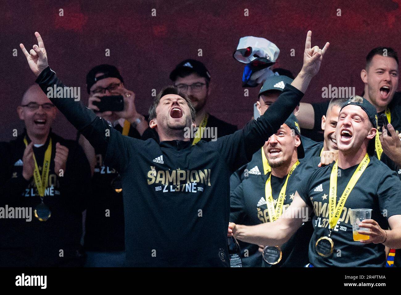 Former footballers hi-res stock photography and images - Alamy