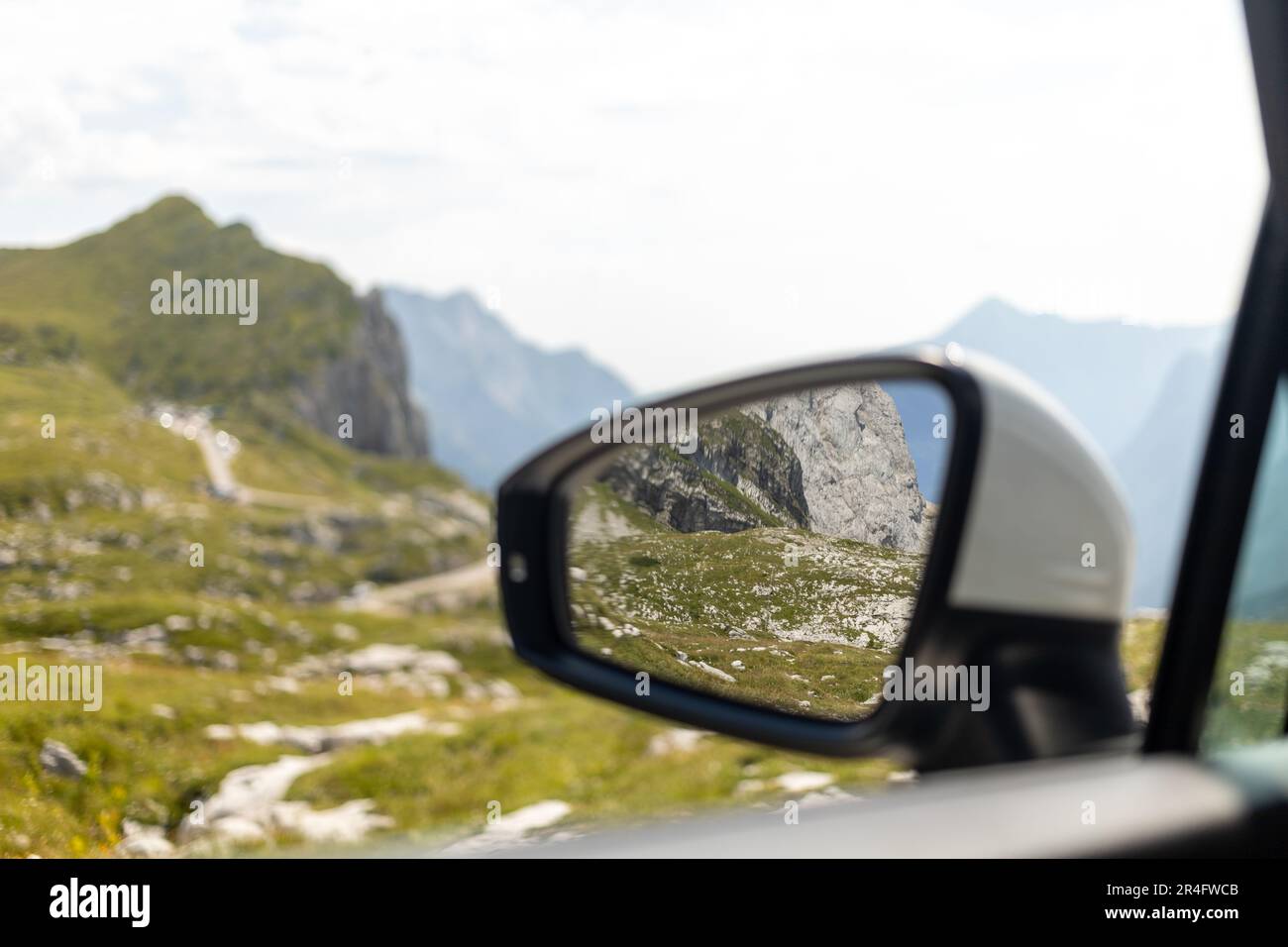 First person car window view hi-res stock photography and images - Alamy