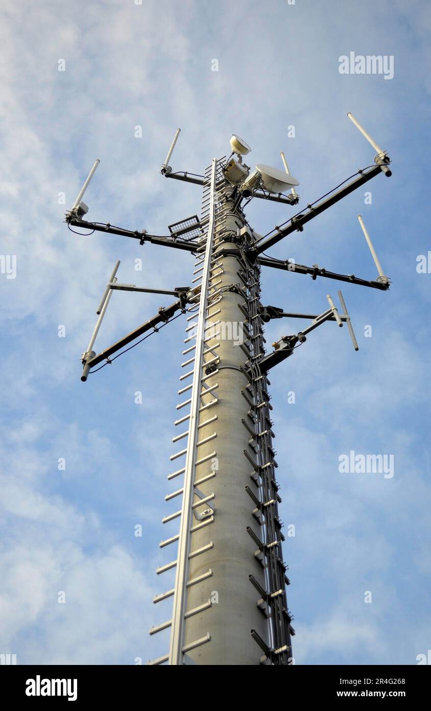 Radio mast, radio installation Stock Photo - Alamy