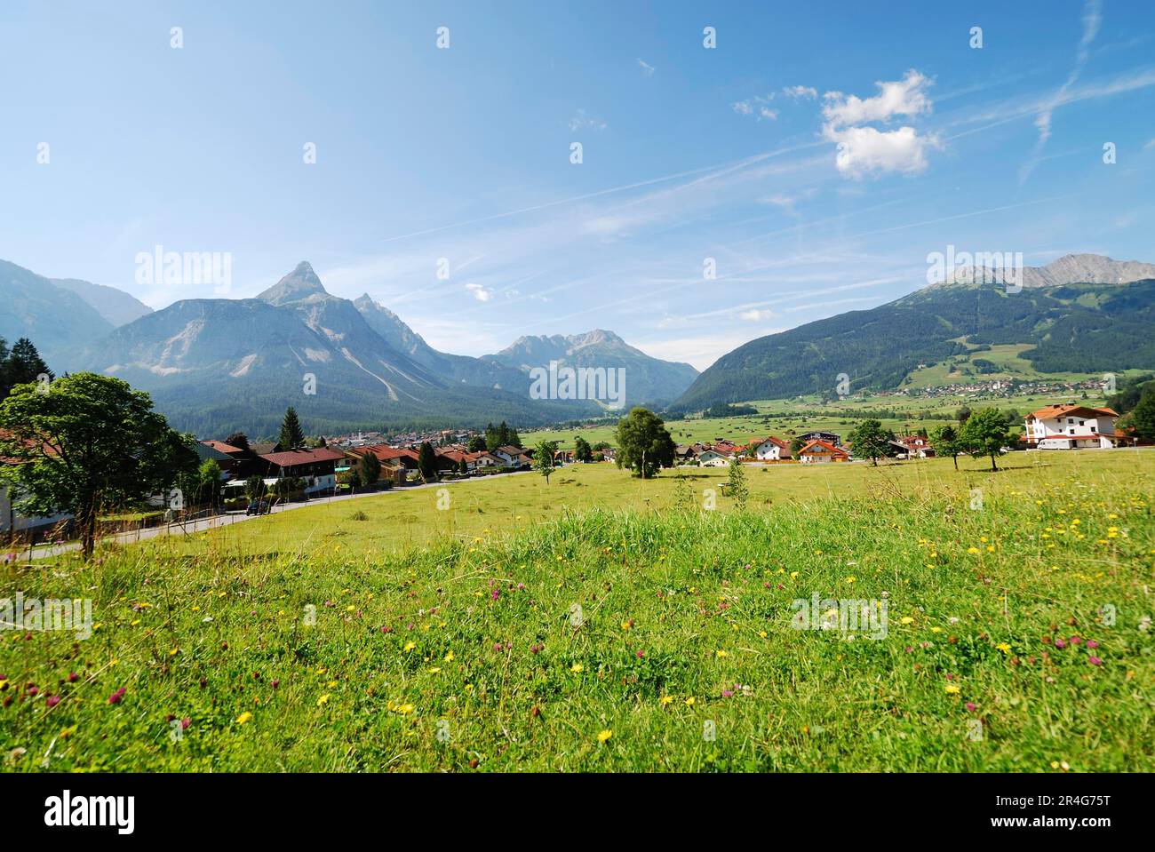 Scenic village in tirol hi-res stock photography and images - Alamy