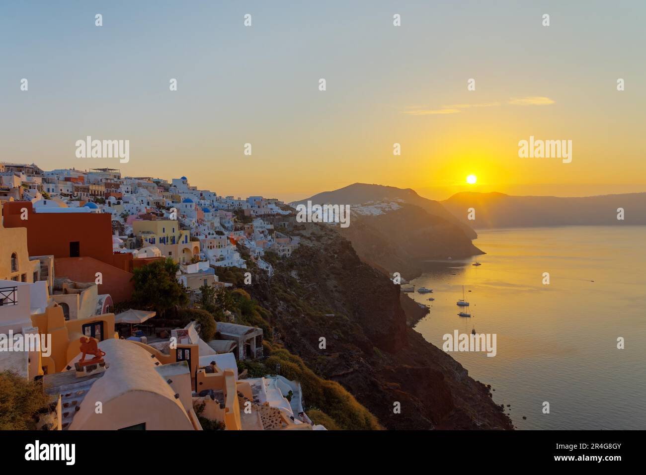Typical city setting hi-res stock photography and images - Alamy