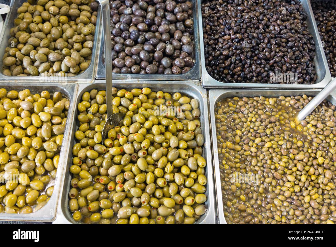 Different varieties of olives at a market Stock Photo - Alamy
