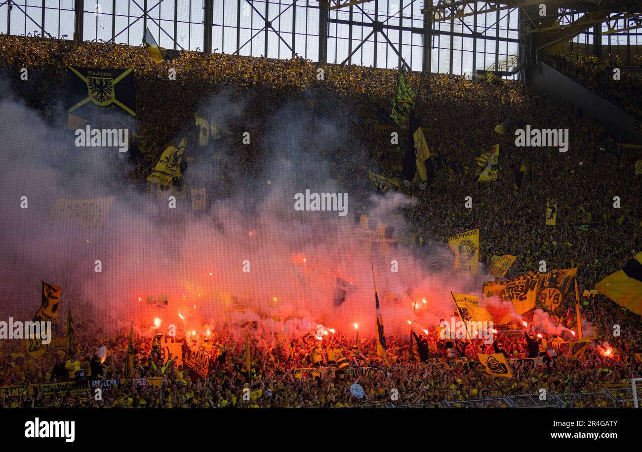 Fan block pyro hi-res stock photography and images - Alamy