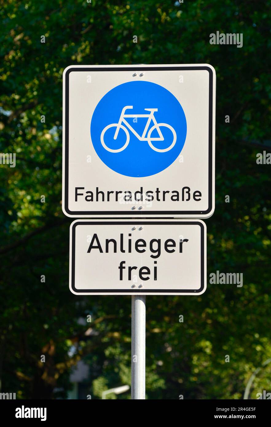 Berlin road sign hi-res stock photography and images - Alamy