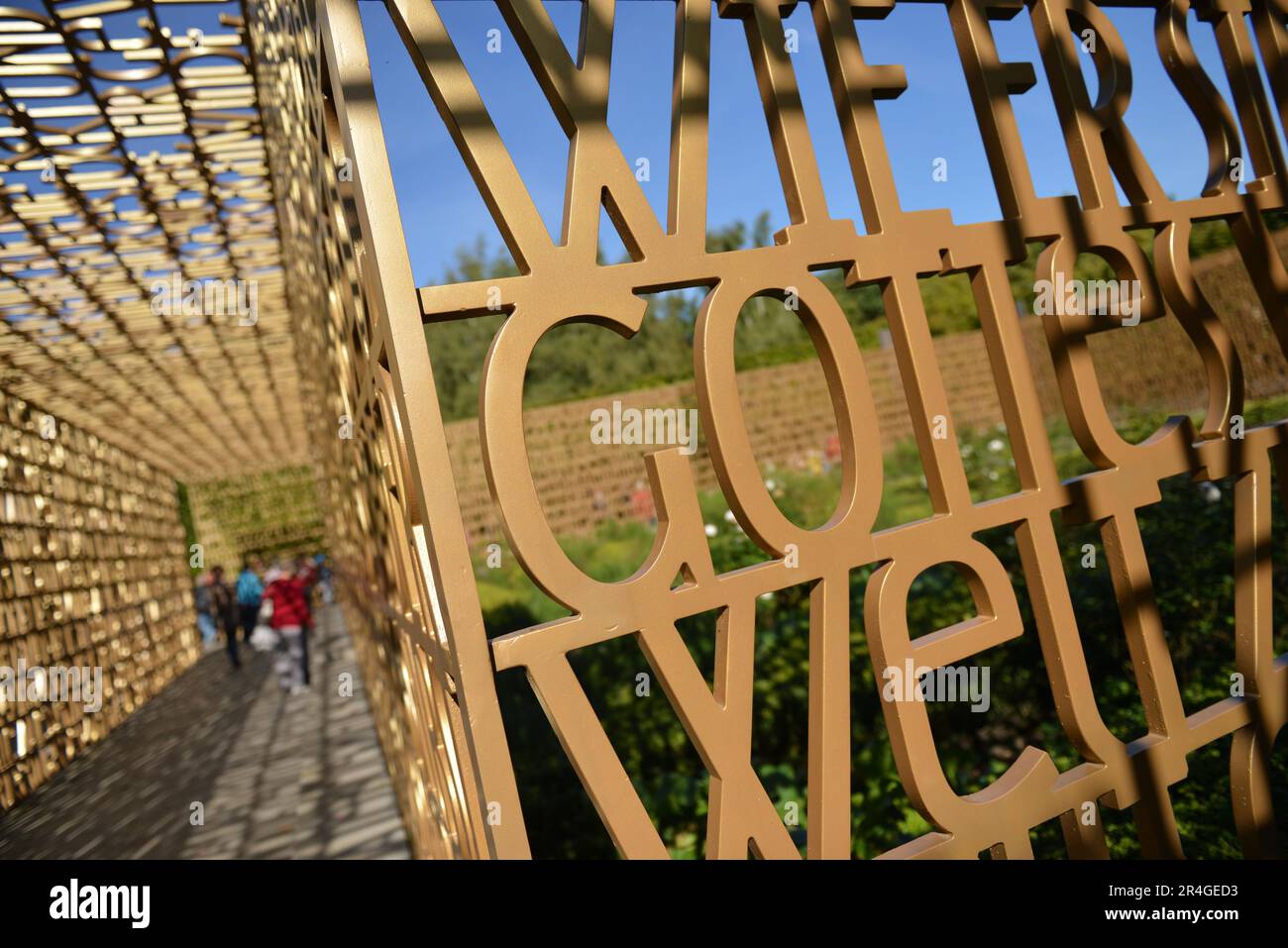 Walkway, Corridor, Christian Garden, Marzahn Recreation Park, Gardens ...