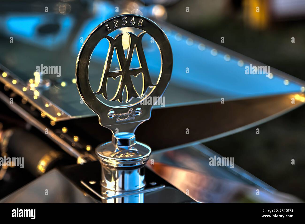 Close-up AA Badge on Rolls Royce Silver Dawn 1908 Stock Photo - Alamy