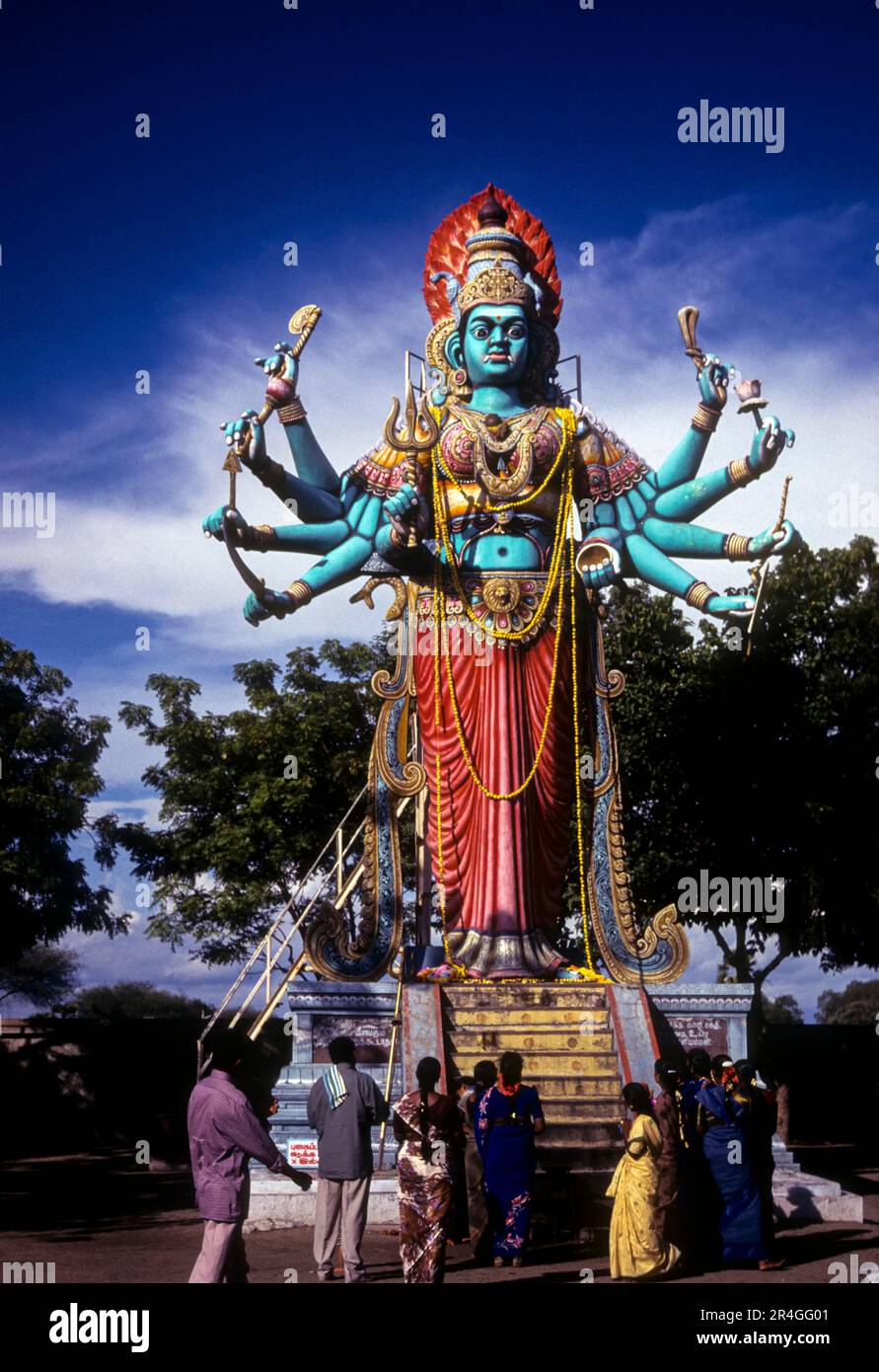 42 feet high Vekkaliamman statue near Thoothukudi, Tamil Nadu, India ...