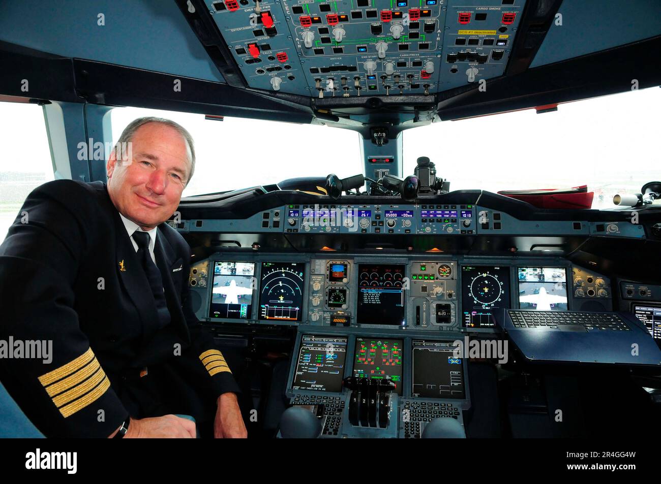 Pilot, Chief Pilot, Cockpit, Aircraft, Airbus A380, Civil Aviation ...