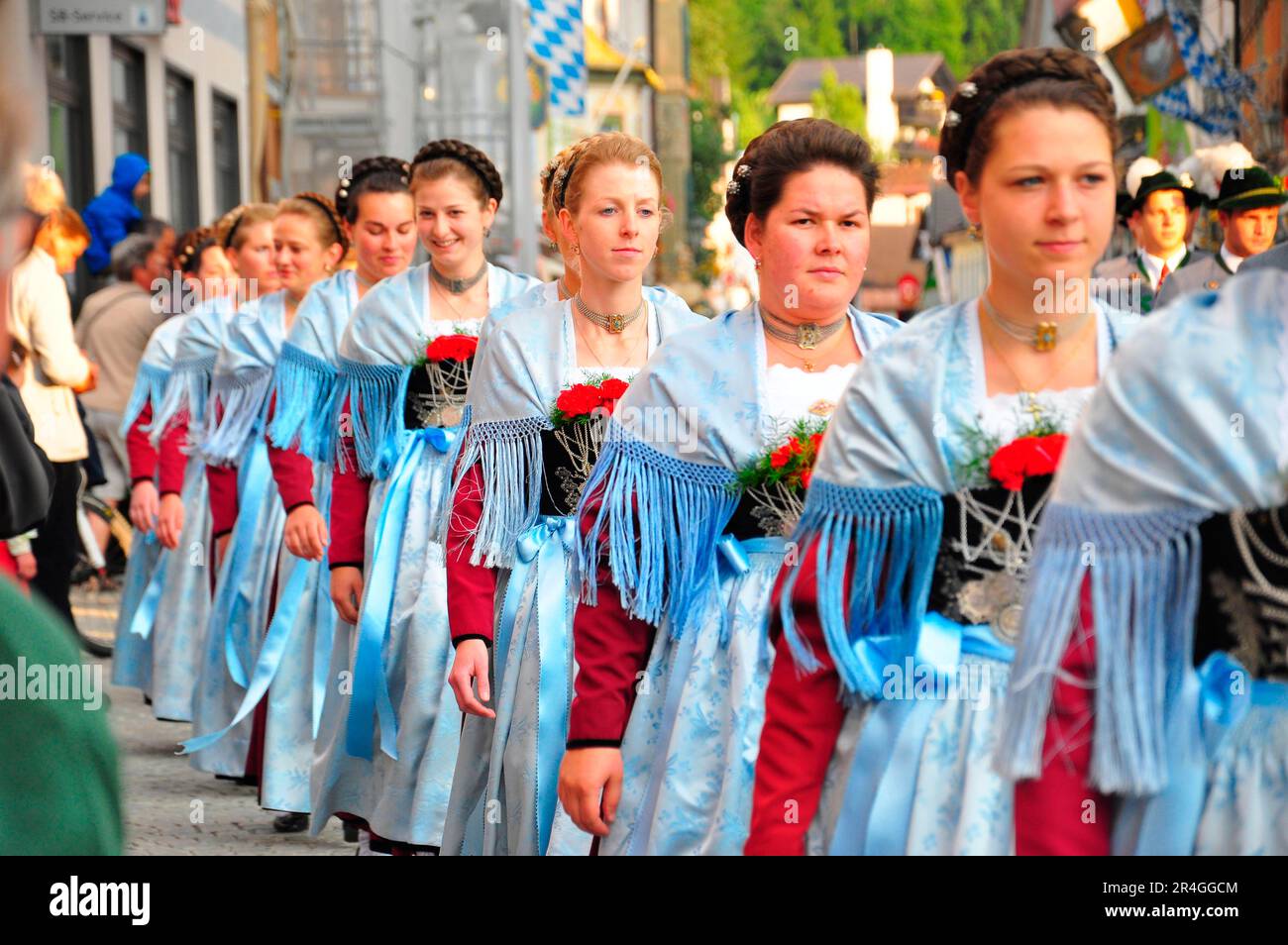 Traditional costumes, traditional traditional costume woman, dirndl ...