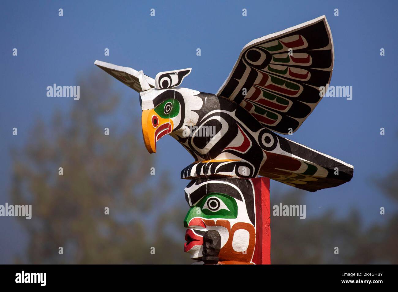Alert bay canada totem hi-res stock photography and images - Alamy