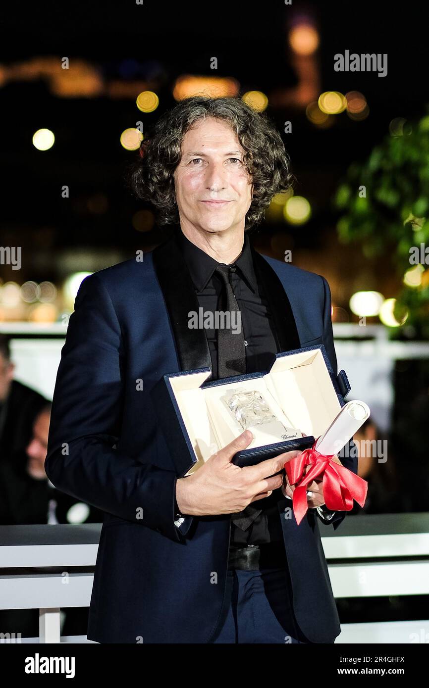 Jonathan glazer with his grand prix award for hi-res stock photography ...
