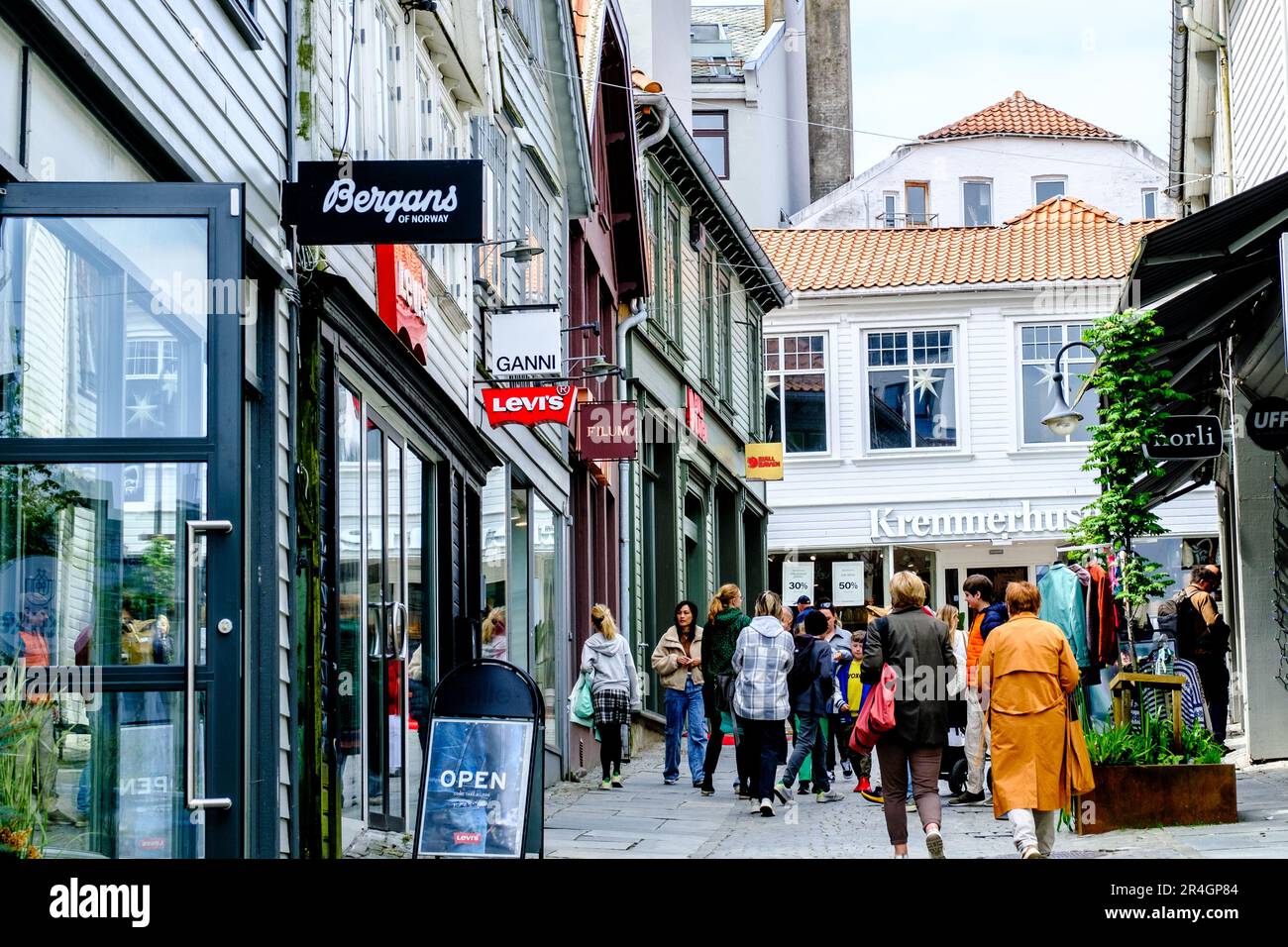 Consumer shopping habits hi-res stock photography and images - Alamy
