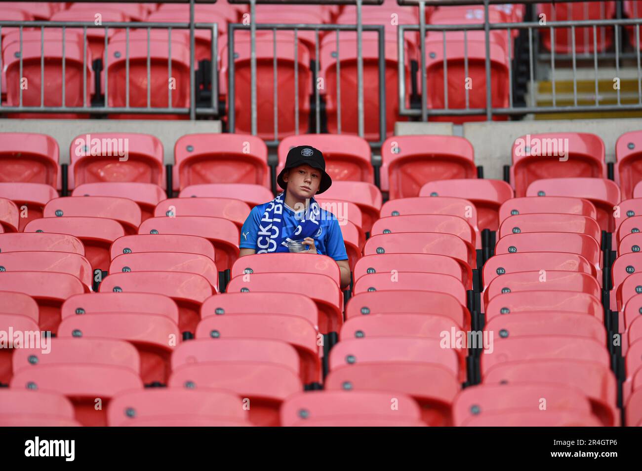 Stockport county fan hi-res stock photography and images - Alamy