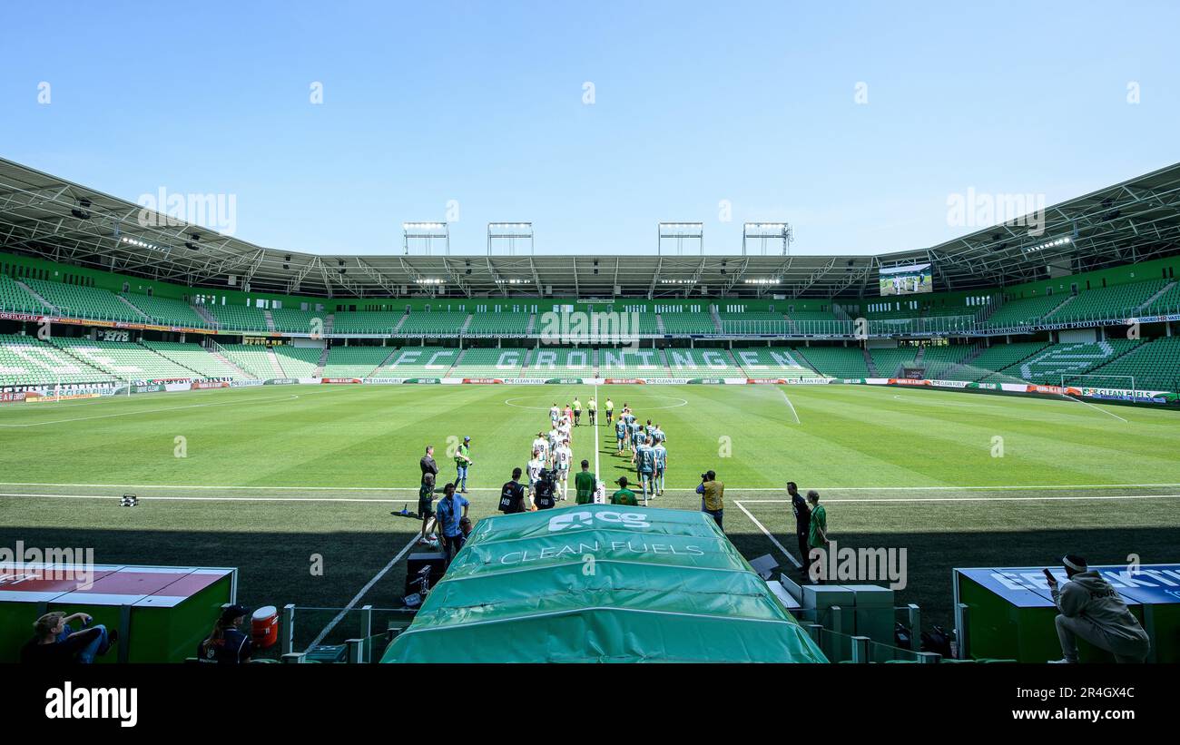 GRONINGEN - Attendance of both teams in an empty Euroborg stadium ...