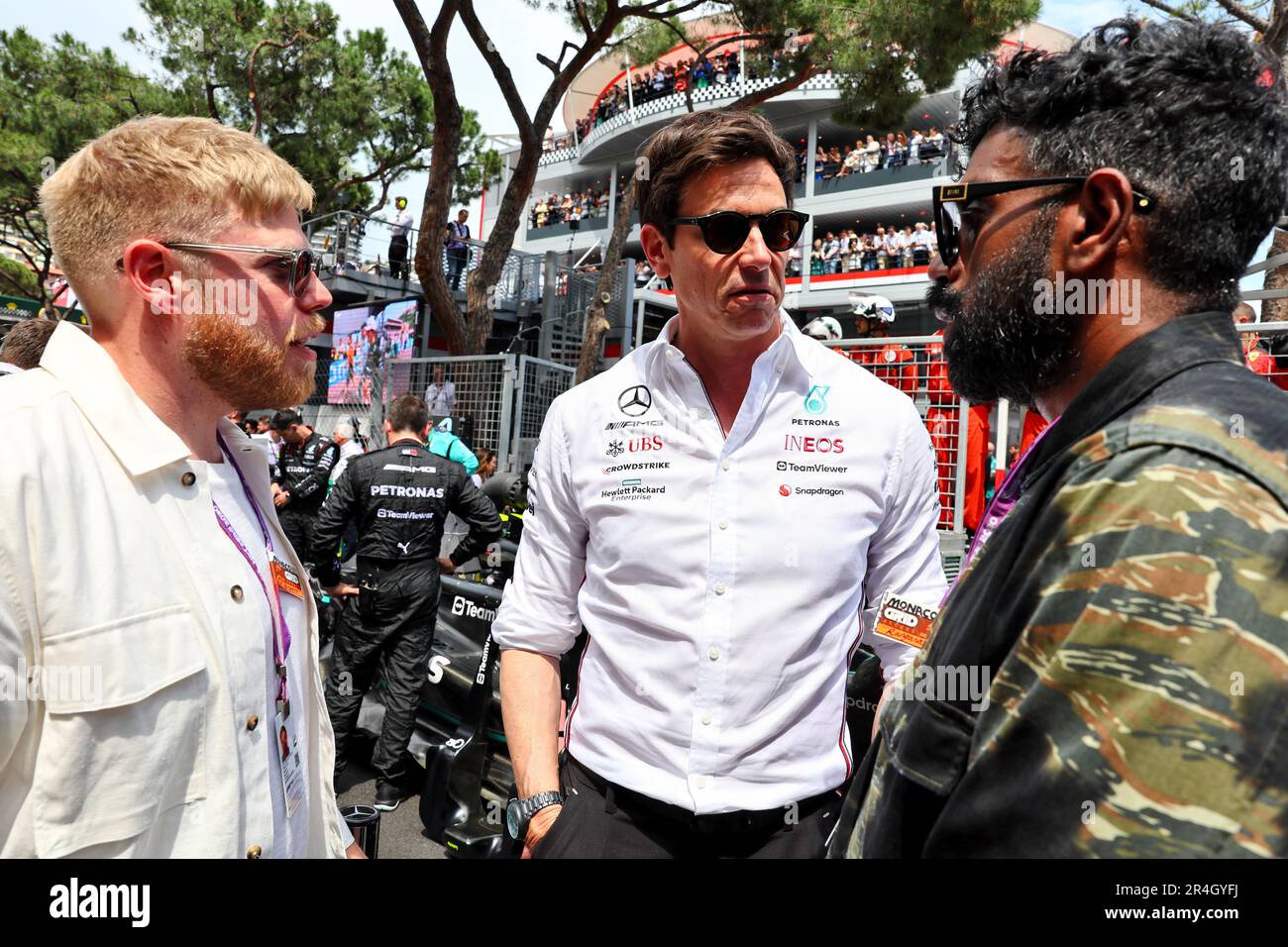 Left right rob beckett hi-res stock photography and images - Alamy