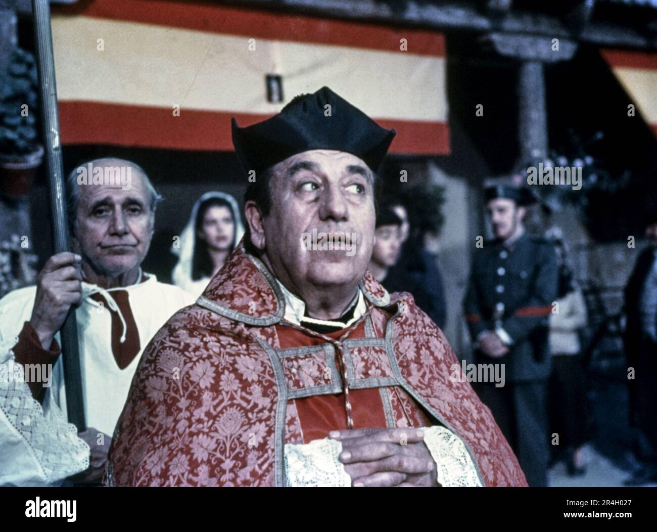 CASSEN and MANUEL ALEXANDRE in AMANECE, QUE NO ES POCO (1989), directed by JOSE LUIS CUERDA ...