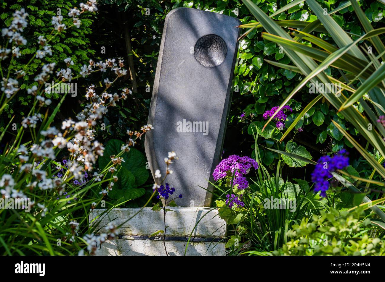 Apollo 1951. Steel rod - The Barbara Hepworth Museum and Sculpture ...