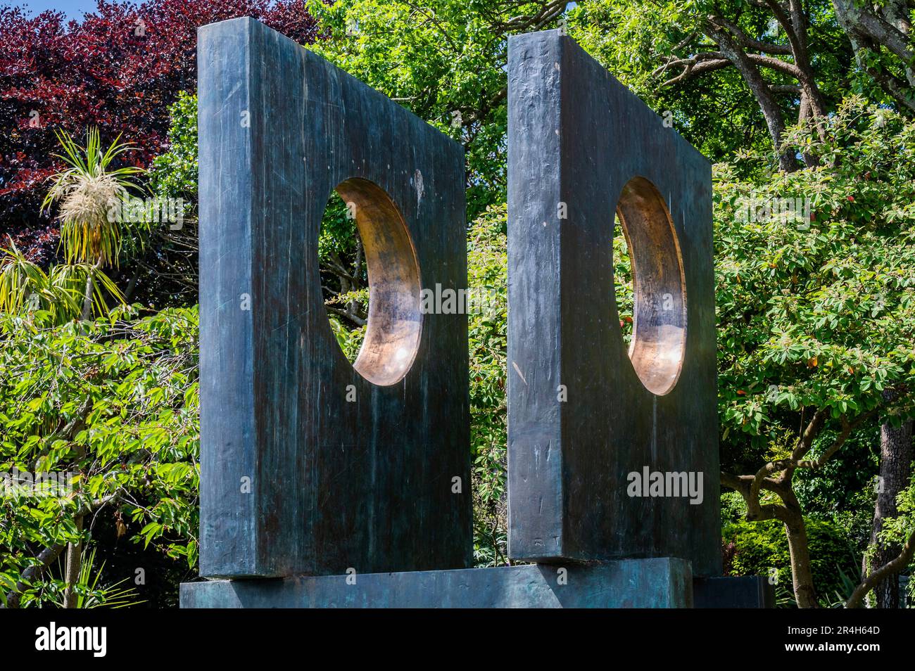 Four-Square (Walk Through) 1966. Bronze - The Barbara Hepworth Museum ...