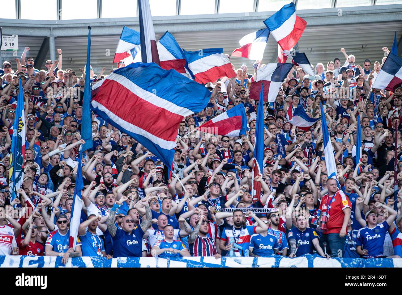 Fans in grandstand flags hi-res stock photography and images - Alamy