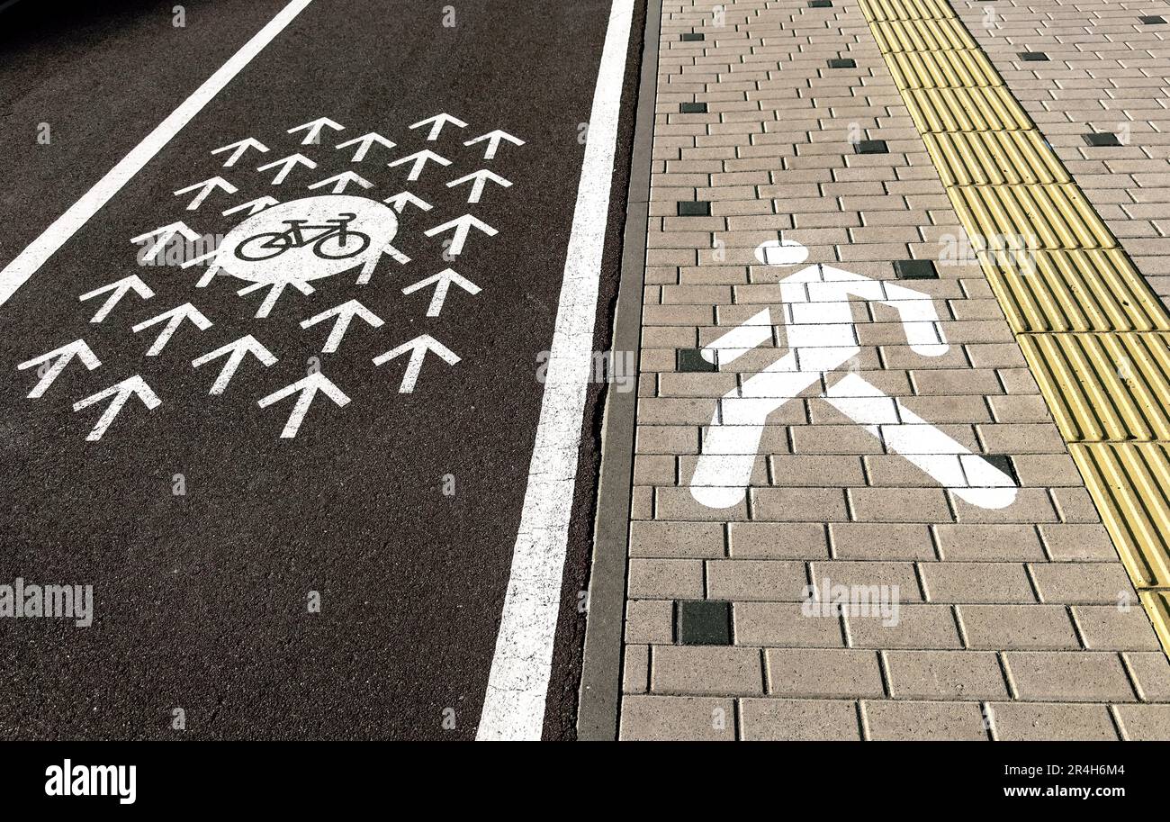 Dividing line, marking between bicycle and pedestrian roads, lanes ...