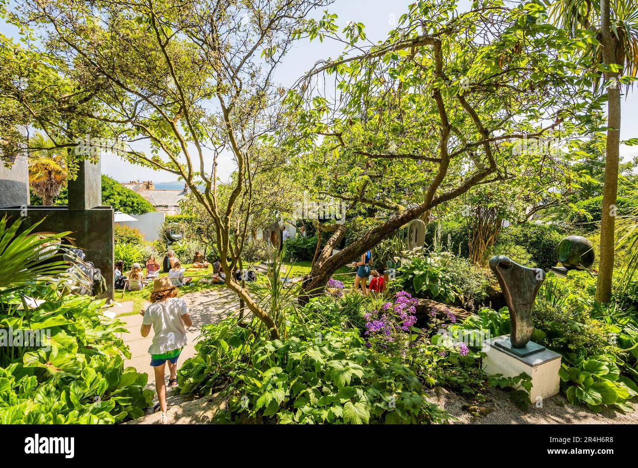 The Barbara Hepworth Museum and Sculpture Garden opereated by the Tate ...