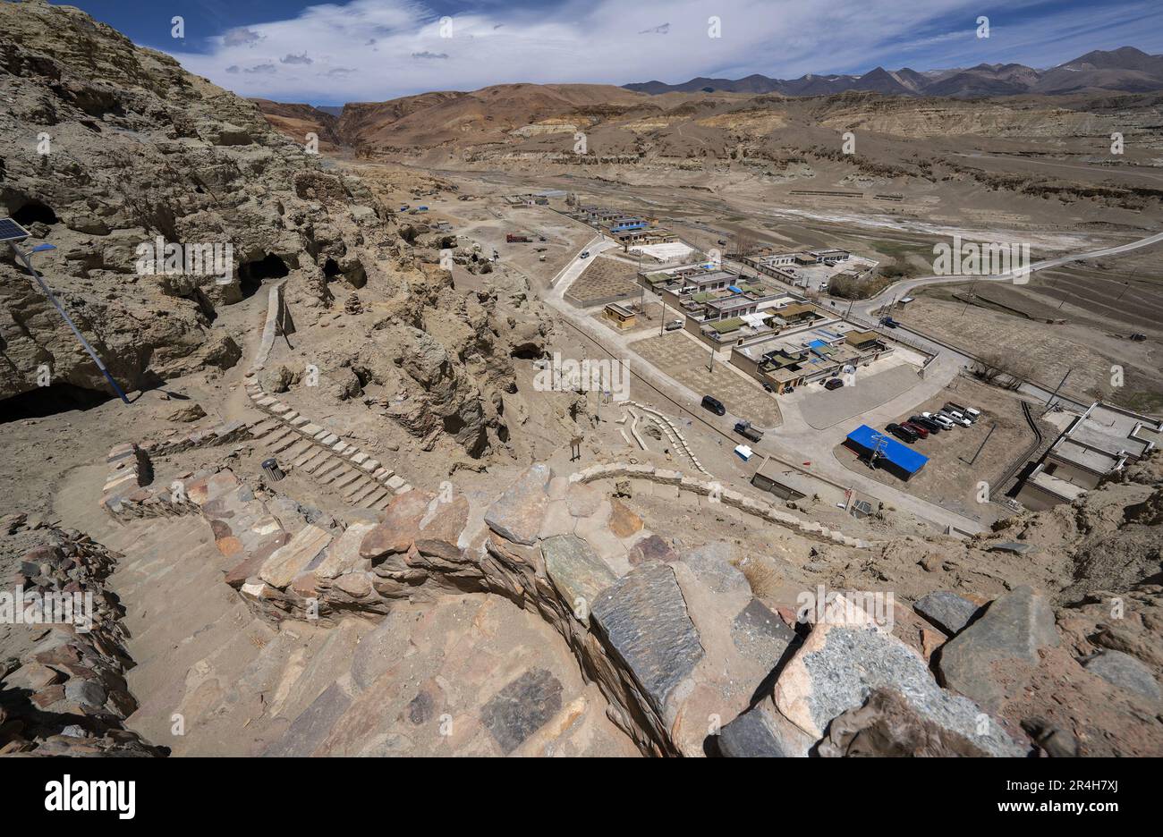 (230528) -- ZANDA, May 28, 2023 (Xinhua) -- This aerial photo taken on ...