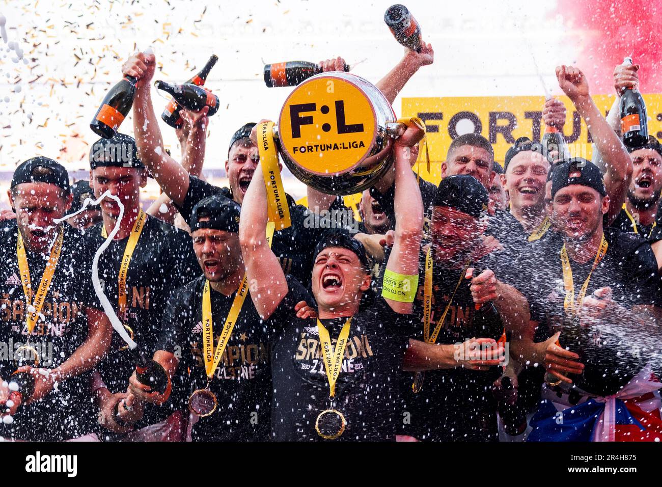 Sparta Praha footballers won the first division title after nine years ...