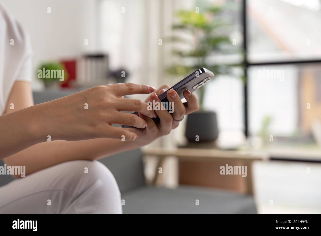 Man making video on touch hi-res stock photography and images - Alamy