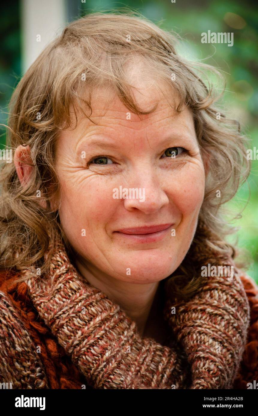 Elderly Scottish woman smiling at camera Stock Photo - Alamy