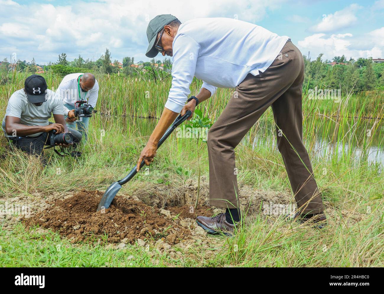 Community tree planting africa hi-res stock photography and images - Alamy