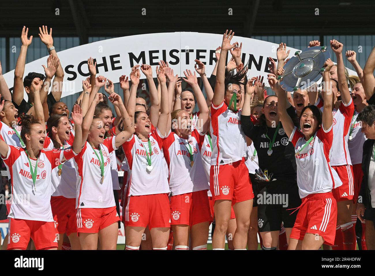 Munich, Deutschland. 28th May, 2023. Award ceremony, team photo, team ...